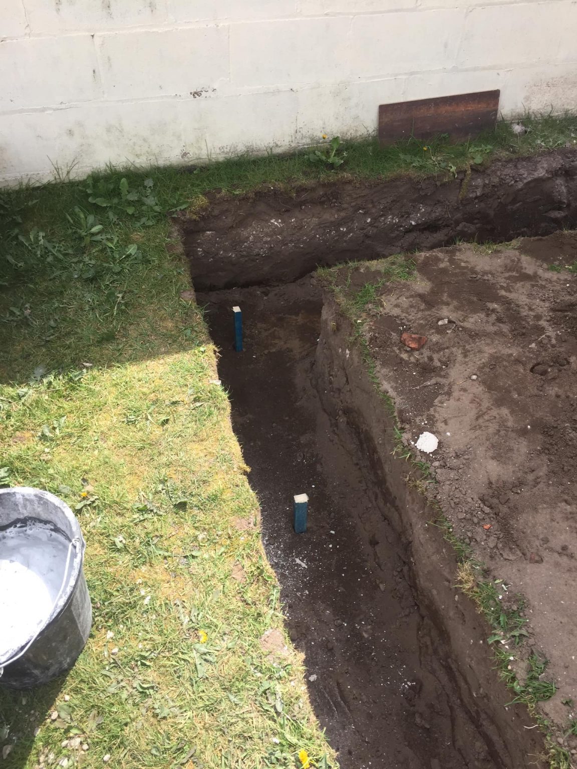 Simple Guide to Digging a footing - RatedbyTrade.com
