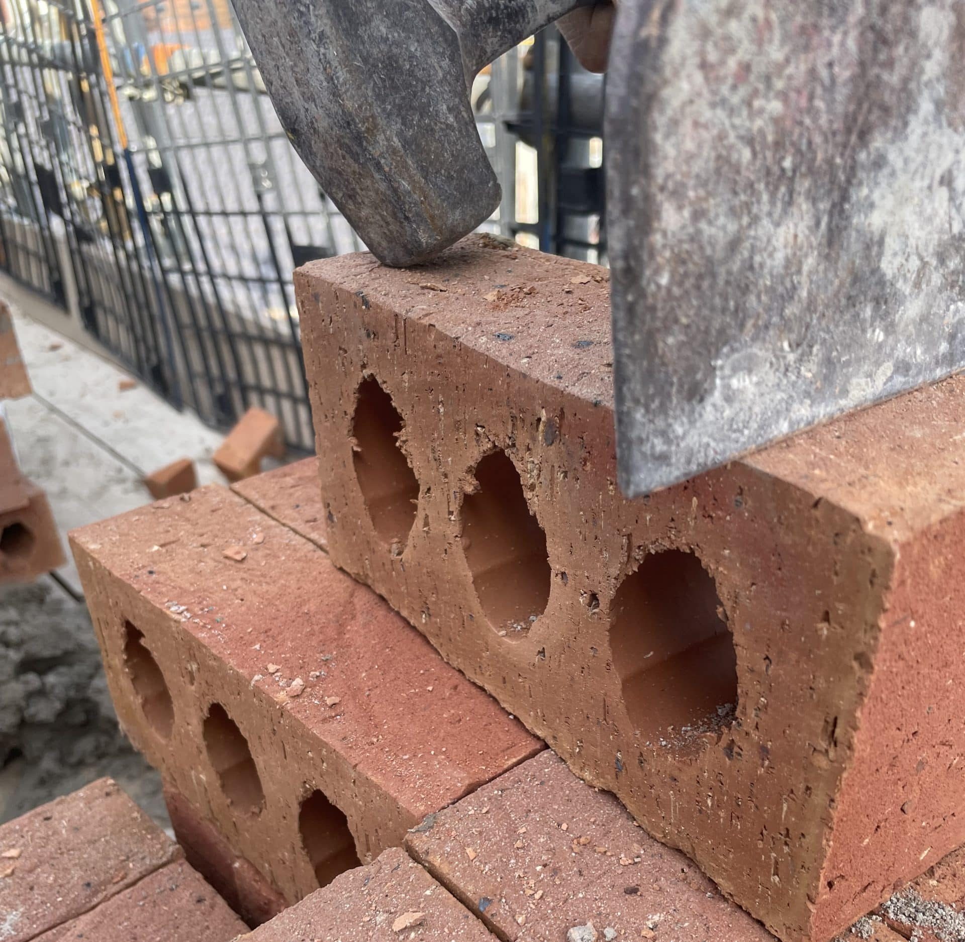 How to Build a Brick wall Like a Professional - RatedbyTrade.com